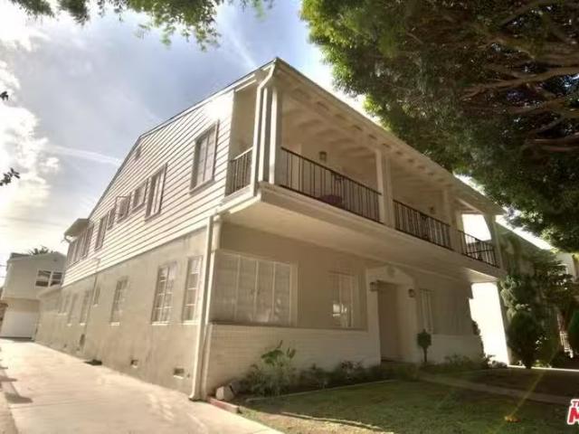 Townhouse, Monterey Colonial Culver City, CA 4057 Lincoln Ave