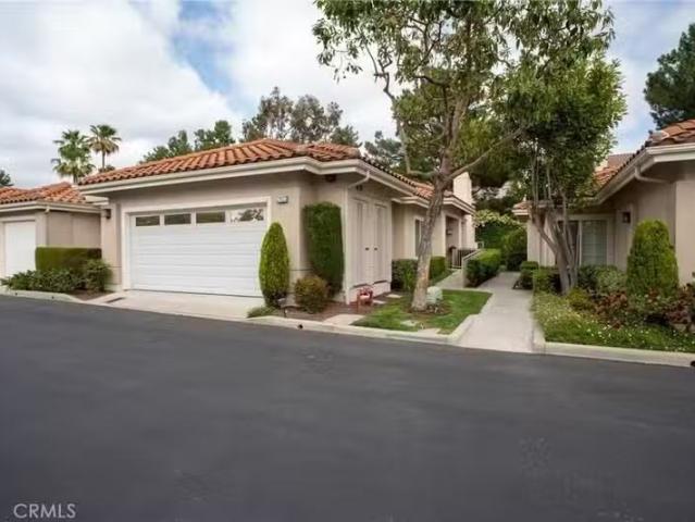 Townhouse, Mediterranean Mission Viejo, CA 21622 Paseo Mara.