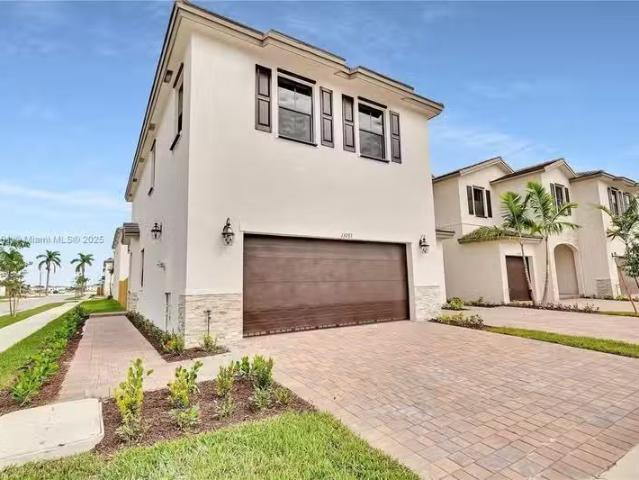 Townhouse Miami, FL 13093 Sw 233rd Ter