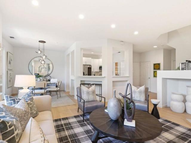 Townhouse: MLS #ML82058