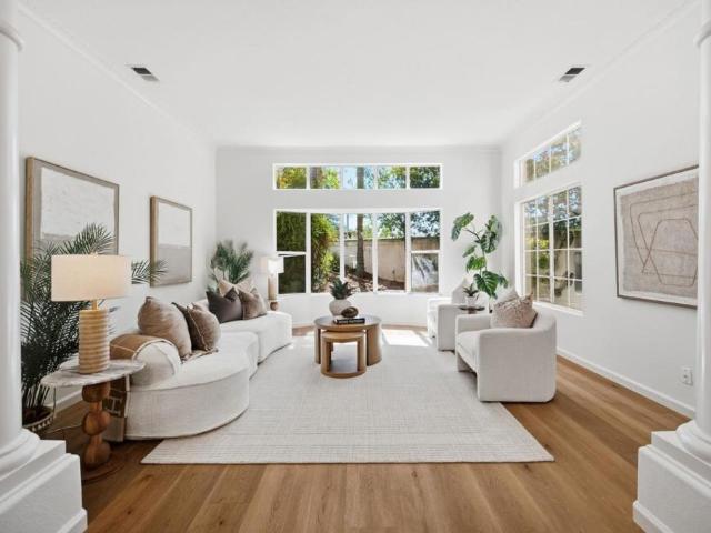 Townhouse: MLS #ML82060