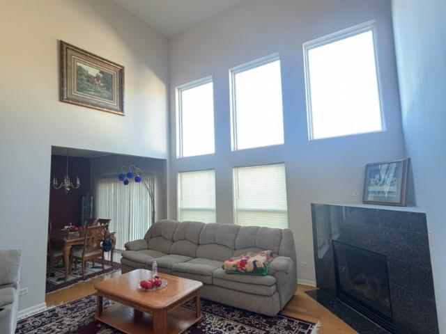 Townhouse: MLS #12580