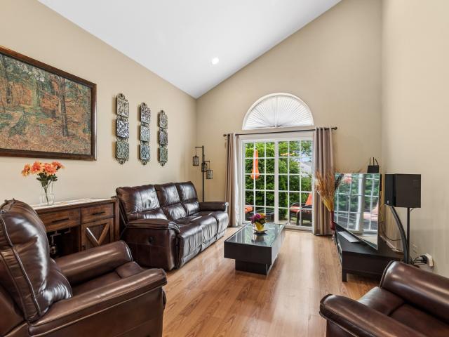 Townhouse: MLS #12671