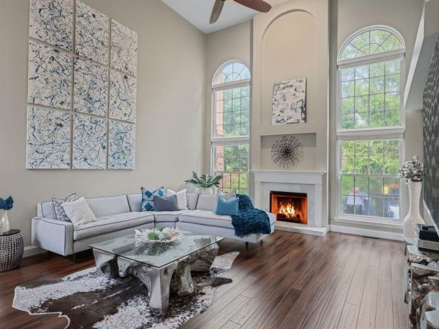 Townhouse: MLS #12709