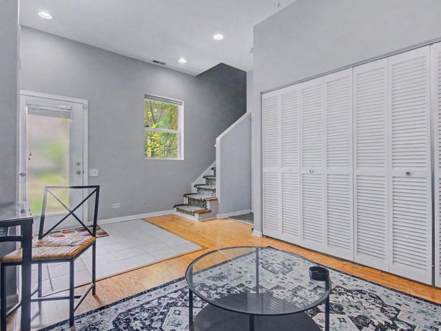 Townhouse: MLS #12710