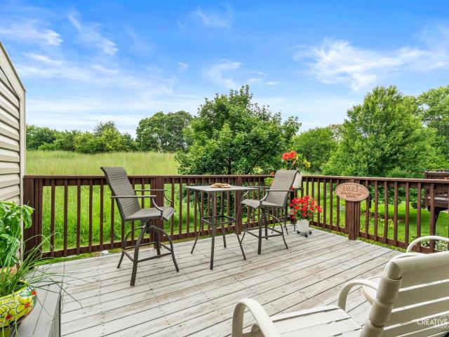 Townhouse: MLS #12710