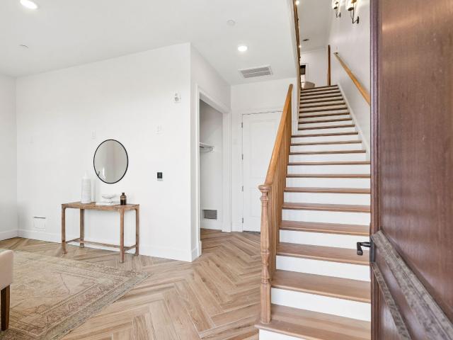 Townhouse: MLS #26023