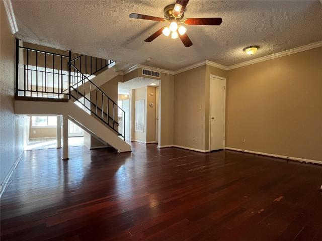 Townhouse: MLS #2696