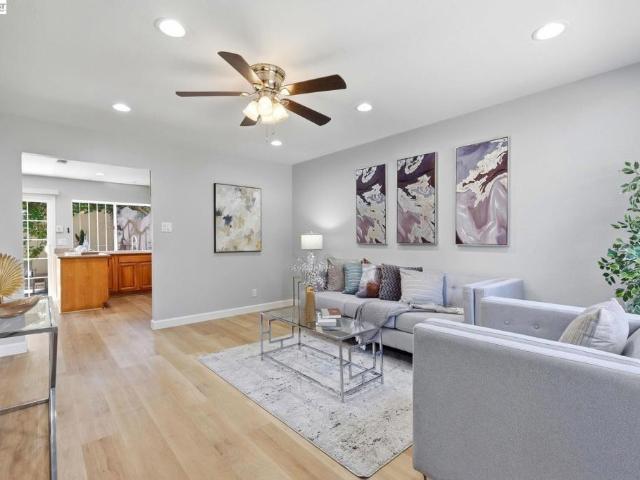 Townhouse: MLS #41140