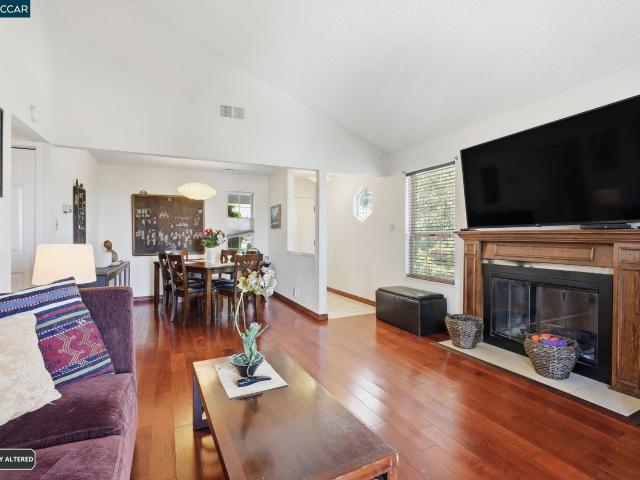Townhouse: MLS #41143
