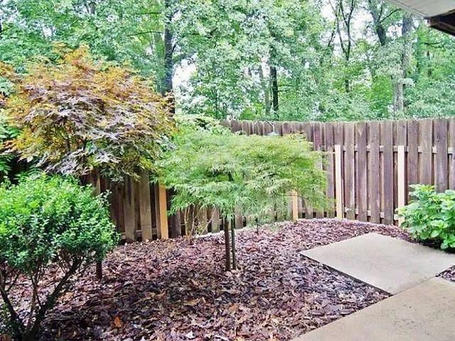 Townhouse: MLS #7798