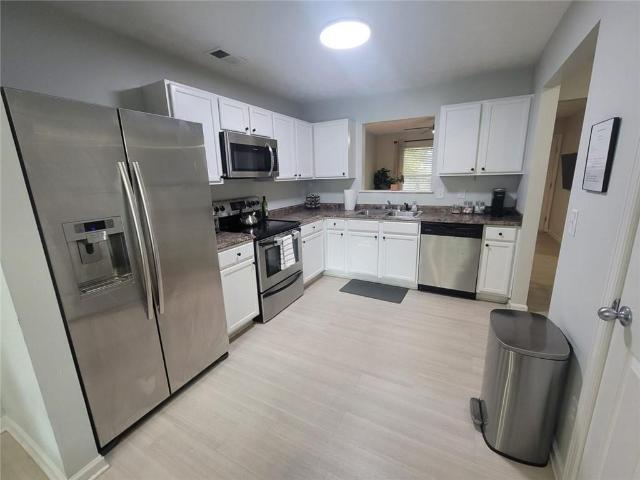 Townhouse: MLS #7836