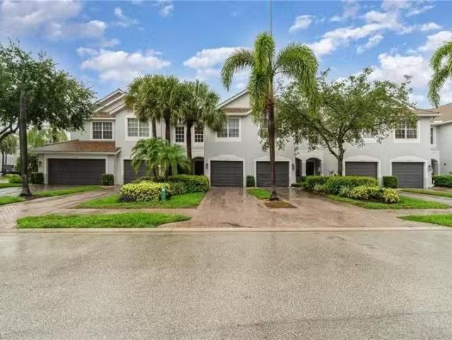 Townhouse NAPLES, FL 15447 Marcello Cir #230