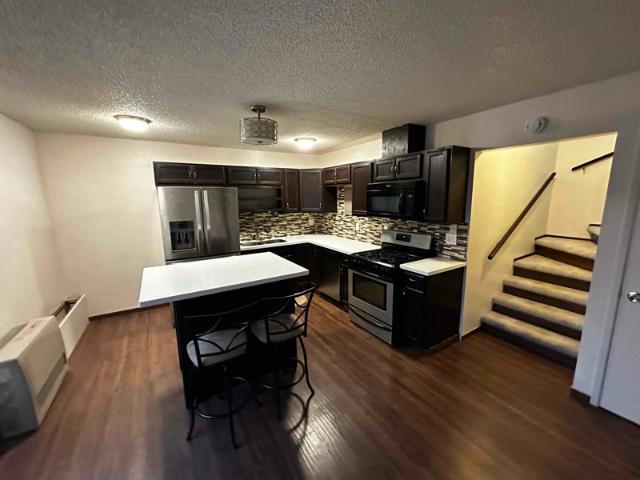 Townhouse near hospitals and trails
