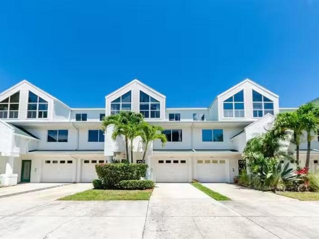 Townhouse SEMINOLE, FL 9872 Indian Key Trl #63