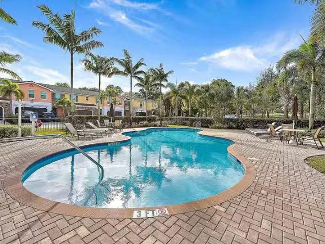 Townhouse Palm Beach Gardens, FL 12841 Trevi Isle Dr