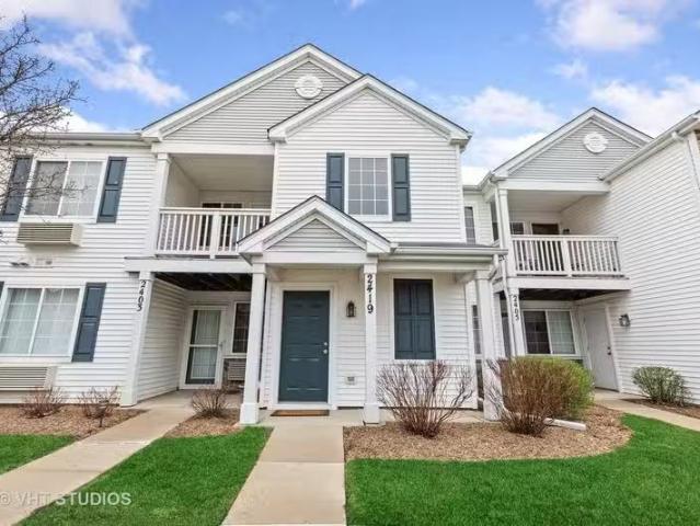 Townhouse ranch Carpentersville, IL 2419 Silverstone Dr #2419