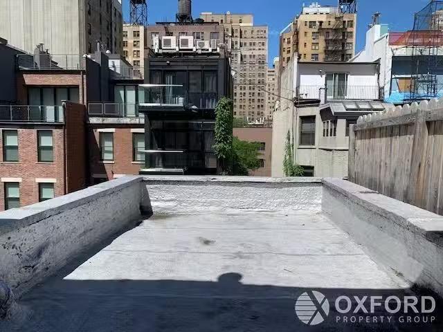 Townhouse, Residential Rental New York, NY 261 W 70th St #4R