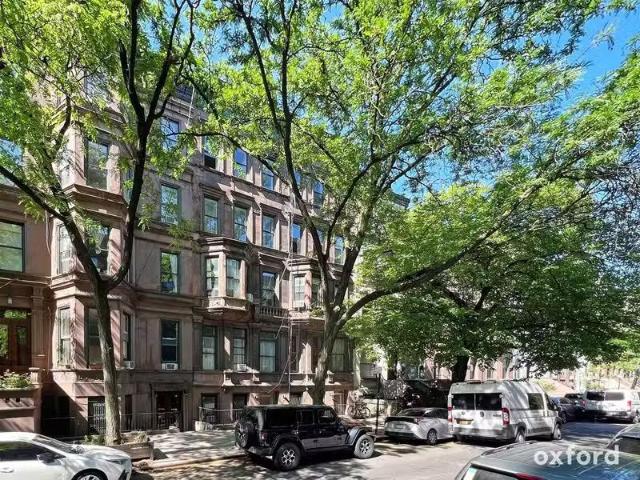 Townhouse, Residential Rental New York, NY 26 W 75th St #5B