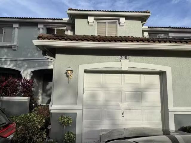 Townhouse Riviera Beach, FL 2005 Oakhurst Way #2005