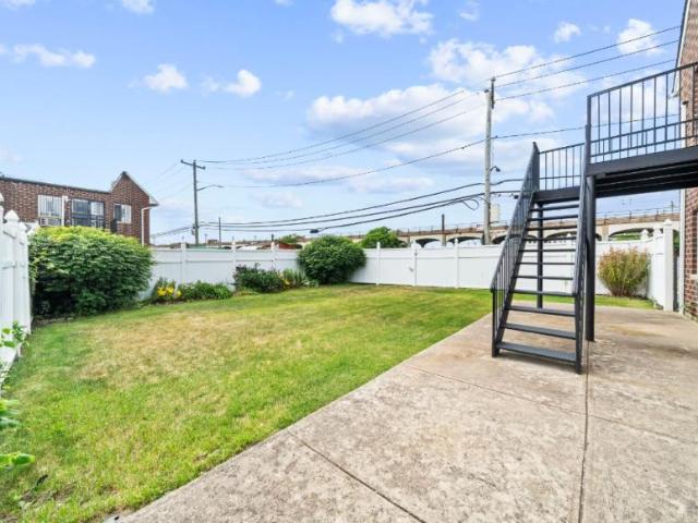 townhouse with 5 bedroom, ARVERNE NY ES103573058