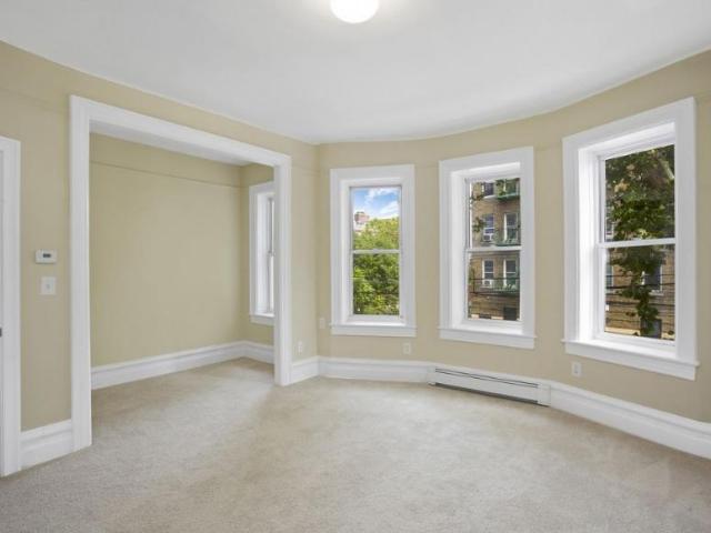 townhouse with 3 bedroom, Bronx NY DLS90257005