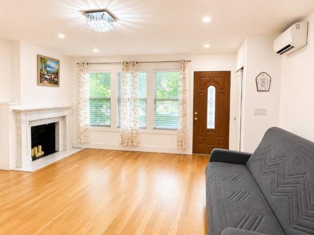 townhouse with 3 bedroom, FOREST HILLS NY DS104111830