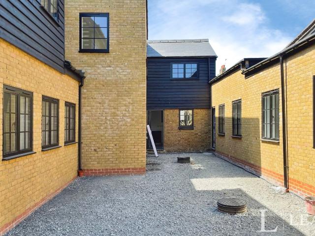 Townhouse to rent in Victoria Avenue, Southend on Sea, Essex, SS2 | Leaders