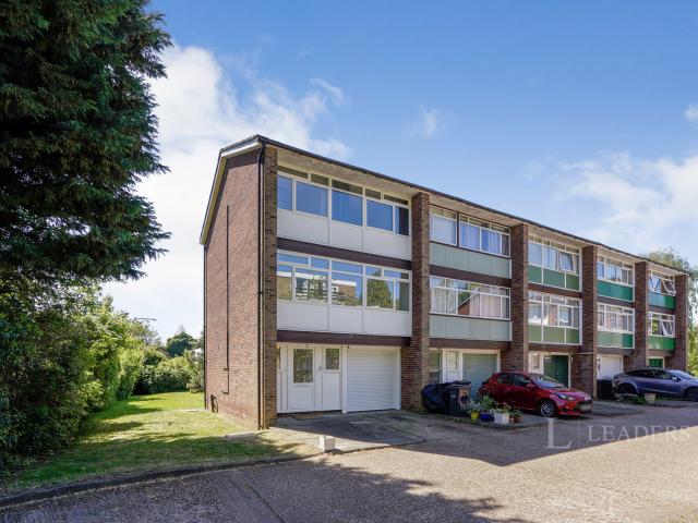 Townhouse to rent in Abbots Park, St. Albans, Hertfordshire, AL1 | Leaders