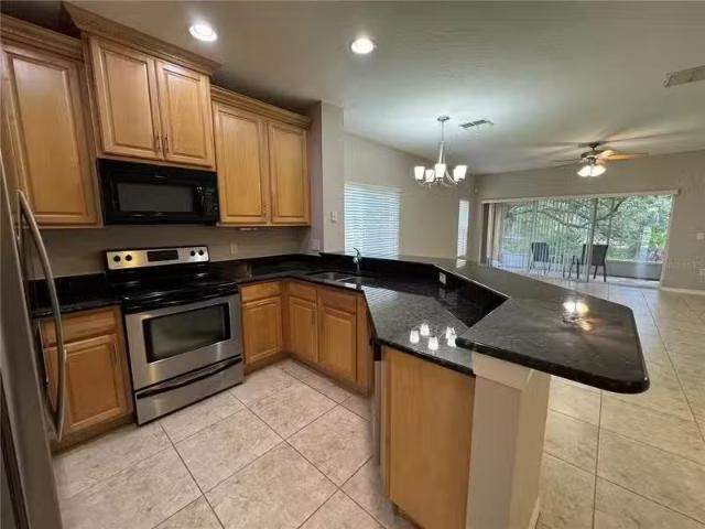 Townhouse TAMPA, FL 8552 Trail Wind Dr