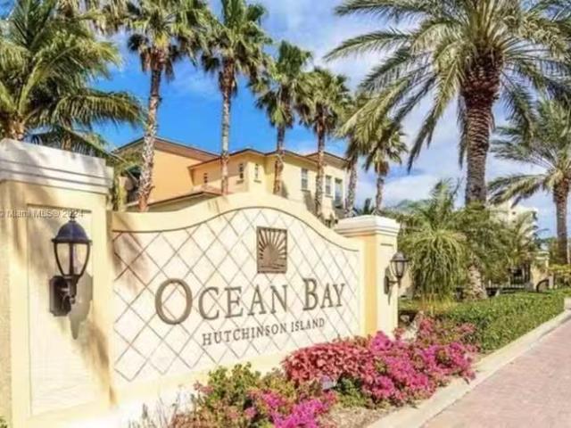 Townhouse, Tri Level Jensen Beach, FL 122 Ocean Bay Dr #122