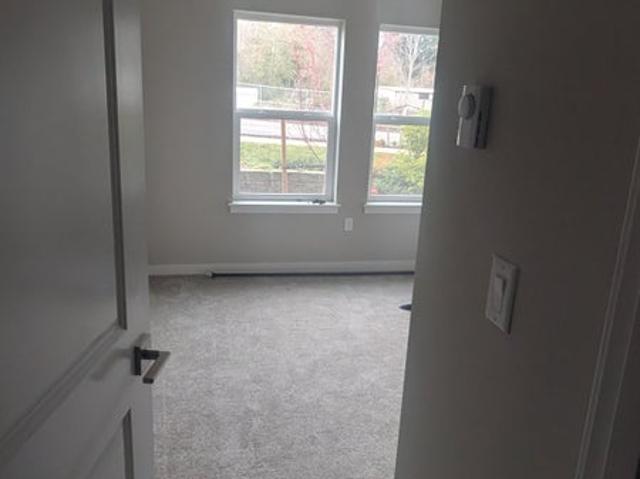 Townhome 1st Floor Bedroom with Private Bath