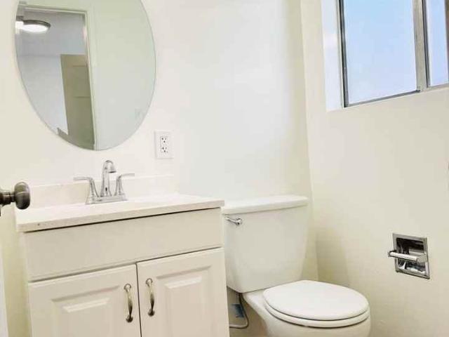 Townhome 2 bed 1.5 Bath in Anaheim 2 Bedroom Apartment for Rent at 2950 W Lynrose Dr, Anaheim, CA 92804