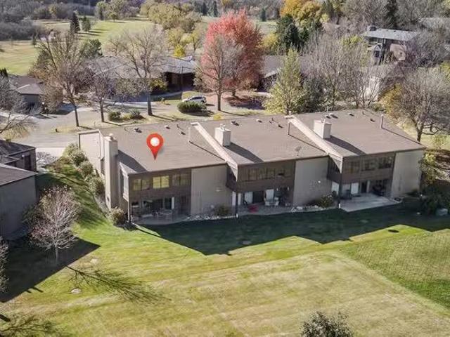 Townhome at Apple Creek Country Club/Golf Course!