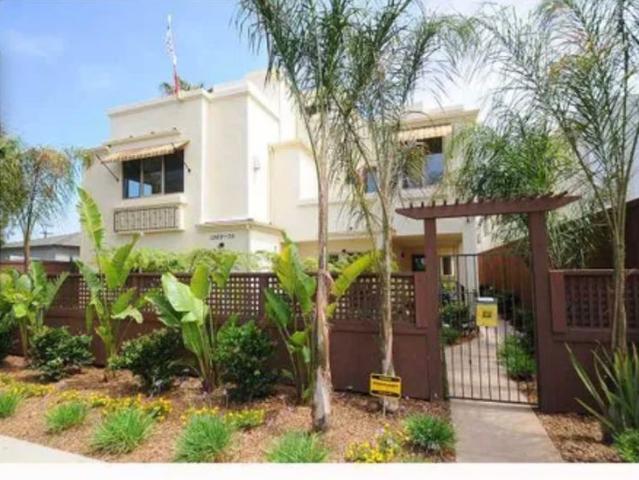 Townhome in Pacific Beach Roommate Needed