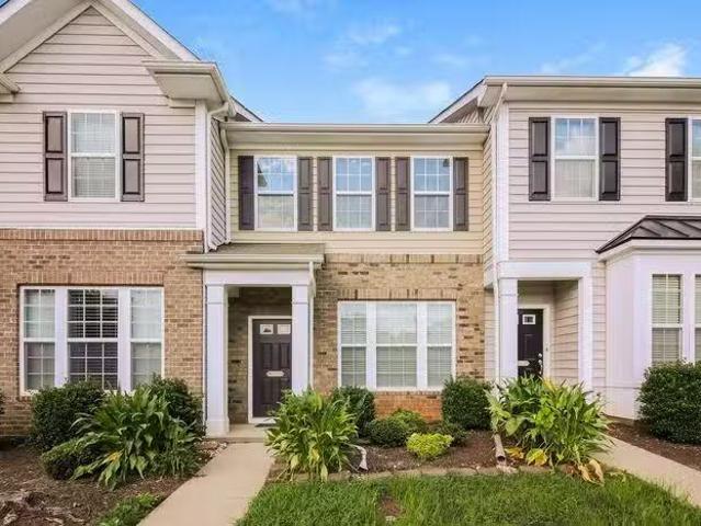 Townhome Open Concept Washer/Dryer Included 882 Cupola Dr