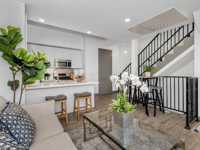 Townhomes and Studios in Culver City w/ Parking & Private Rooftop Deck! 1 Bedroom Apartment for Rent at 10757 Palms Blvd, Los Angeles, CA 90034 Mar Vista