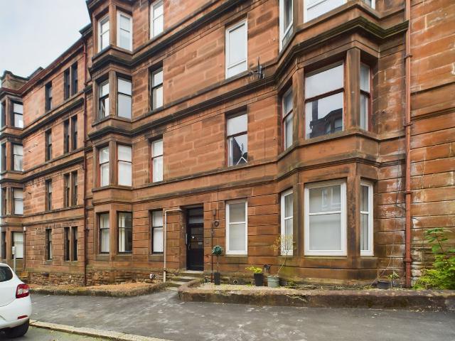 Townhead Terrace, Paisley PA1, 2 bed flat to rent, £850 pcm | PrimeLocation