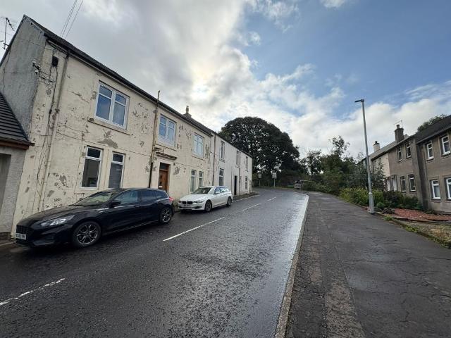 Townhead, Beith, North Ayrshire KA15, 2 bed flat to rent, £695 pcm | PrimeLocation