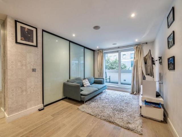 Townmead Road, Imperial Wharf. 1 bed flat to rent £2,701 pcm £623 pw