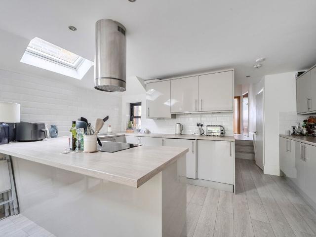 Townmead Road, London SW6, 2 bed property to rent, £2,600 pcm | PrimeLocation