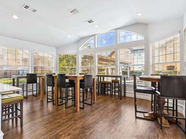 Towns of Chapel Hill 2 Bedroom Apartment for Rent at 6201 Chapel Hill Blvd, Plano, TX 75093