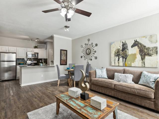Towns of Chapel Hill 2 Bedroom Apartment for Rent at 6201 Chapel Hill Blvd, Plano, TX 75093