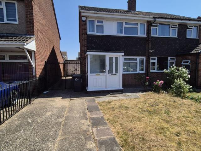 Townsend Close, Leicester LE4, 3 bed semi detached house to rent, £1,250 pcm | PrimeLocation