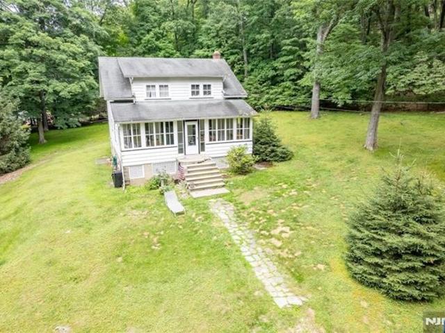 Townsend Rd, Wanaque, Home For Sale