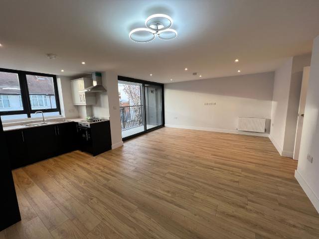 Townsend Road, Southall UB1, 2 bed flat to rent, £2,000 pcm | PrimeLocation