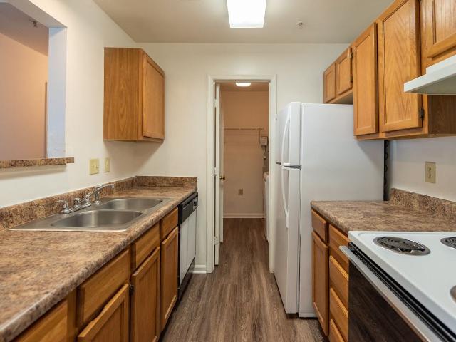 Townsend Square 3 Bedroom Apartment for Rent at 1100 Townsend Blvd, Fredericksburg, VA 22401
