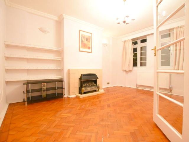 Townshend Court, Townshend Road, London NW8, 2 bed flat to rent, £2,950 pcm | PrimeLocation