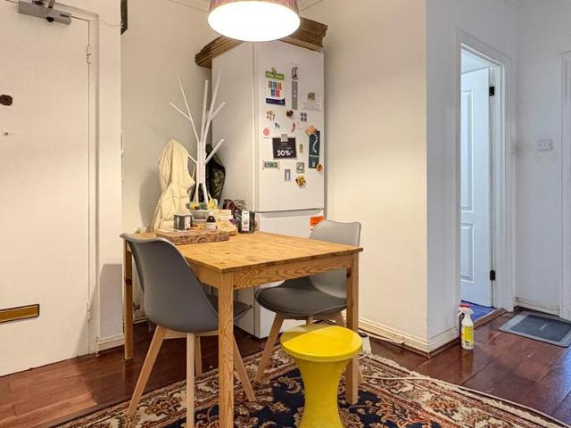 Townshend Road, London NW8 2 bed flat to rent £2,700 pcm £623 pw