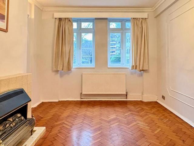 Townshend Road, London NW8 2 bed flat to rent £2,700 pcm £623 pw